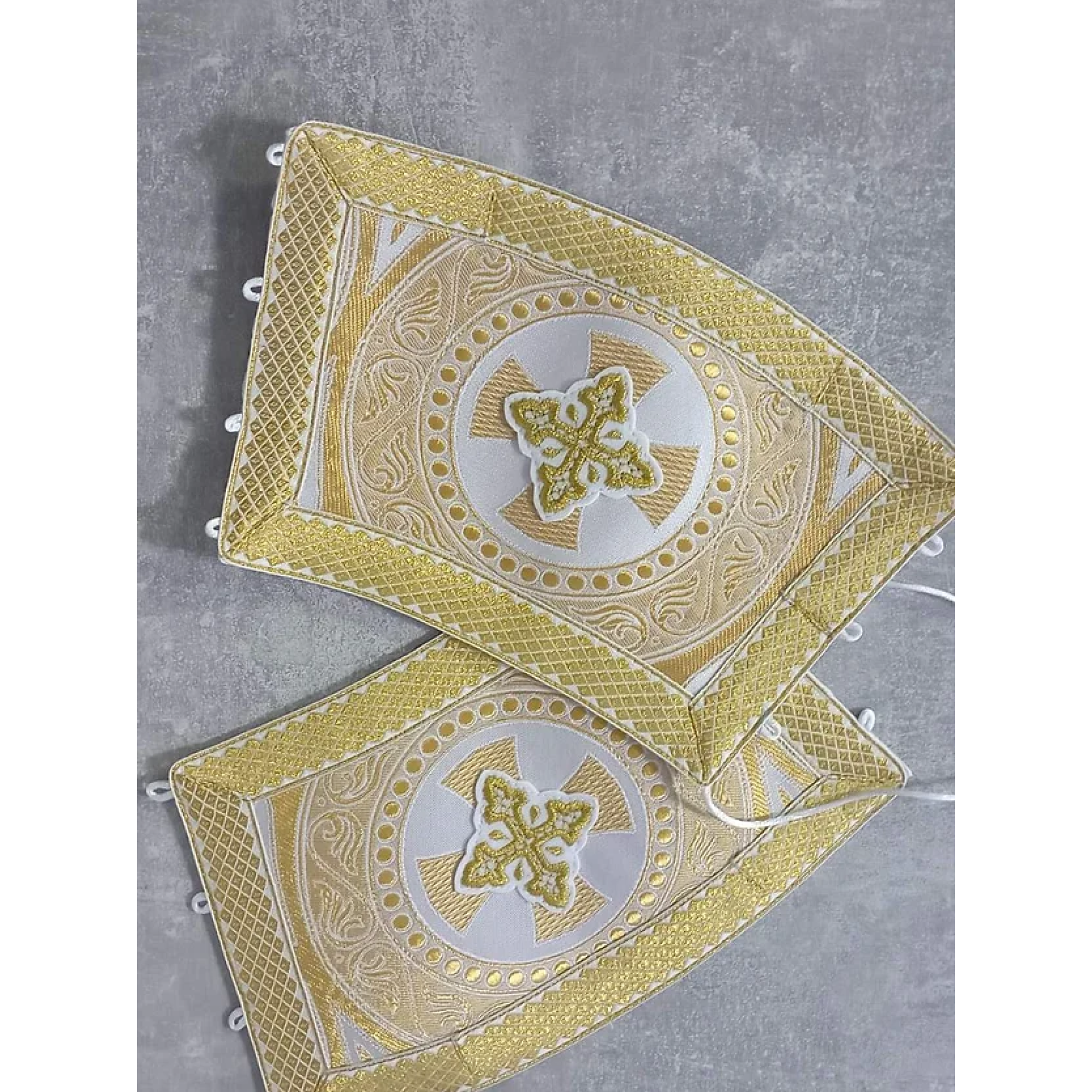 Brocade vestment for deacon - Stichar and orar in yellow-gold silk brocade