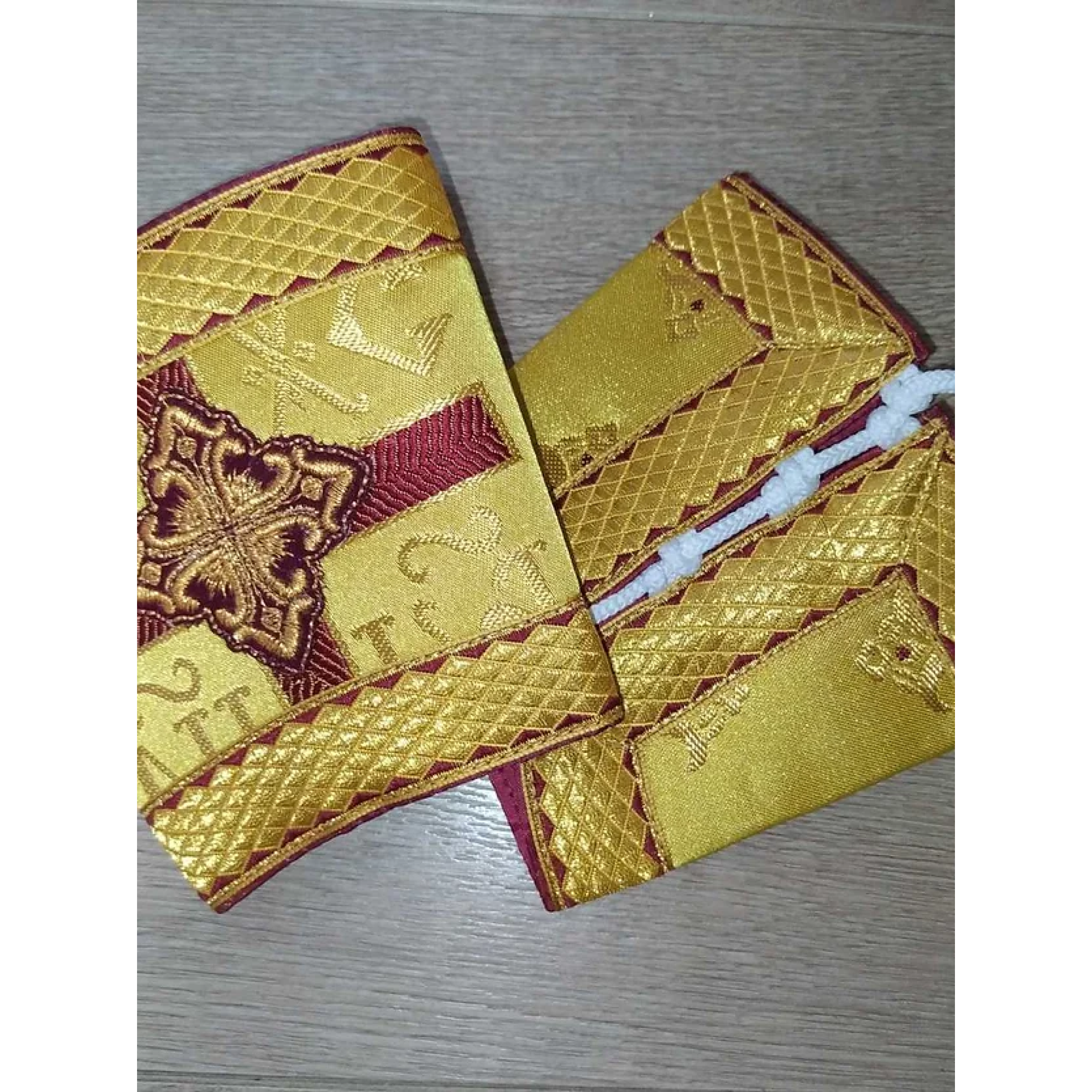 Brocade vestment for deacon - Stichar and orar in yellow-gold silk brocade